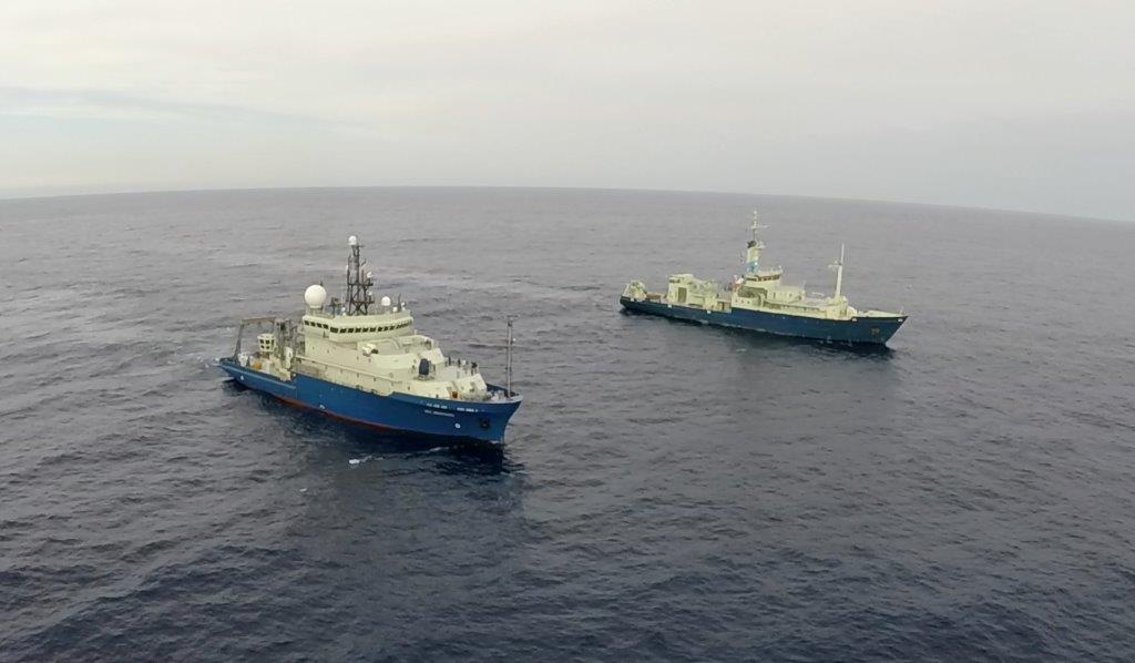 A Historic Gam at Sea | UNOLS